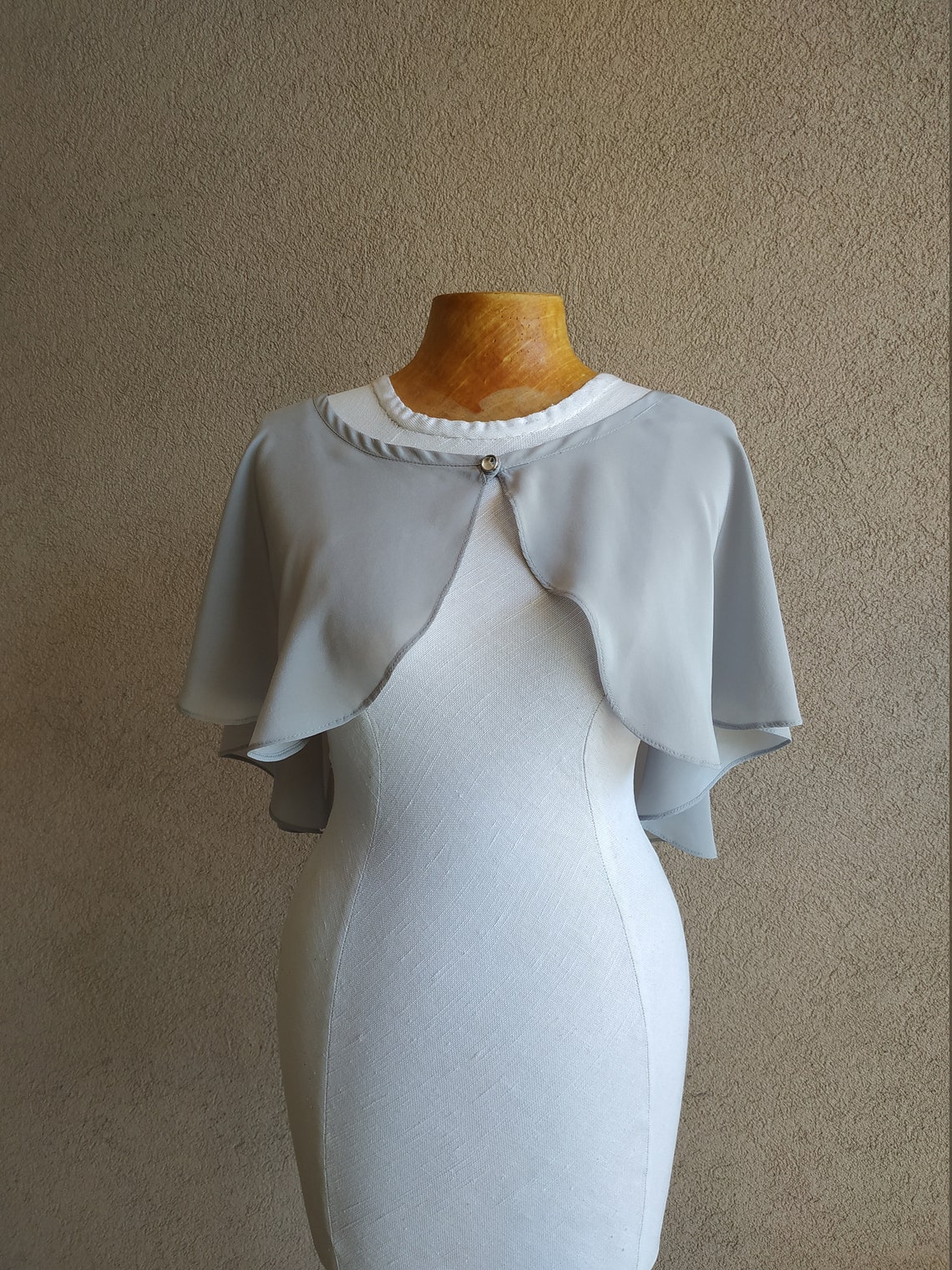 Wedding cape Bridal cape Gray bridal capelet Capelet | Etsy