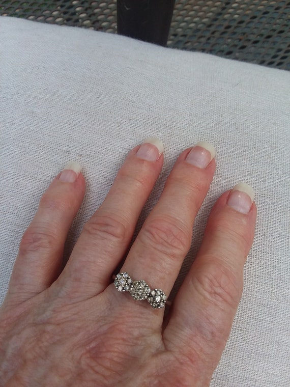Candlelight Champagne Diamond Band Ring Three Stone Floral - Etsy.de