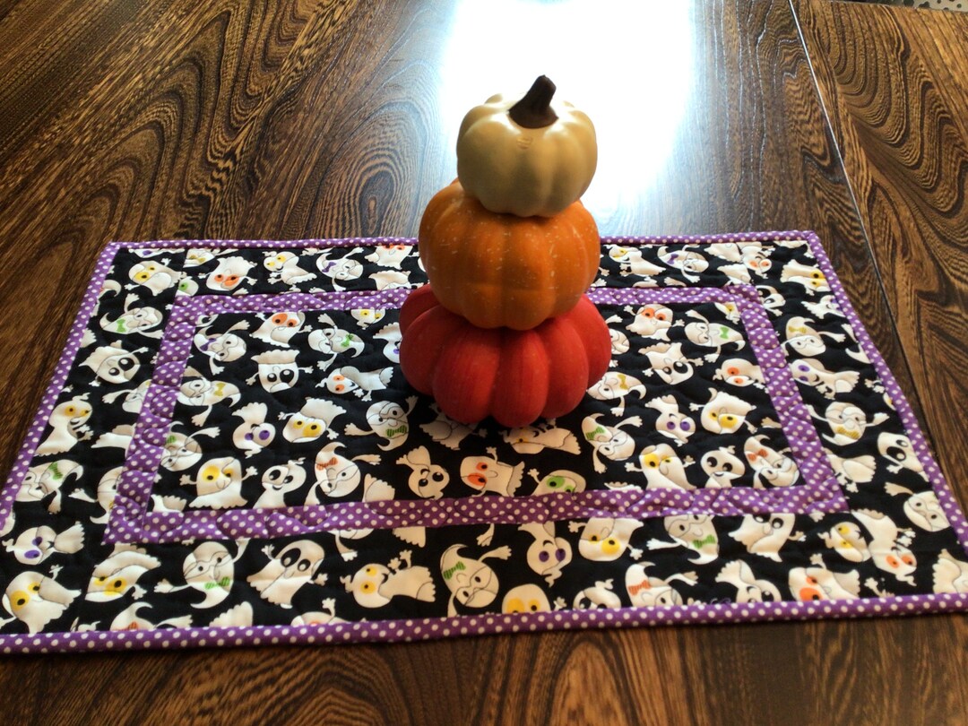 Small Quilted Ghost Table Runner, Halloween Runner - Etsy