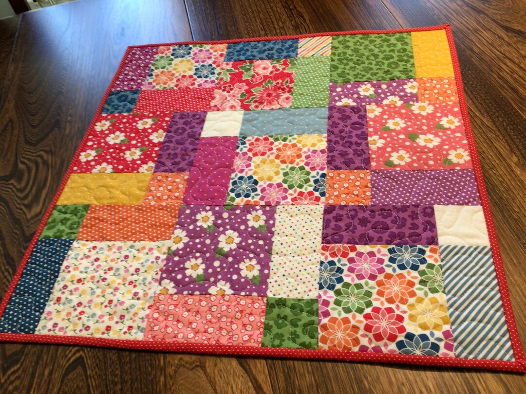 Square Table Topper, Vintage Inspired Quilted Table Topper - Etsy