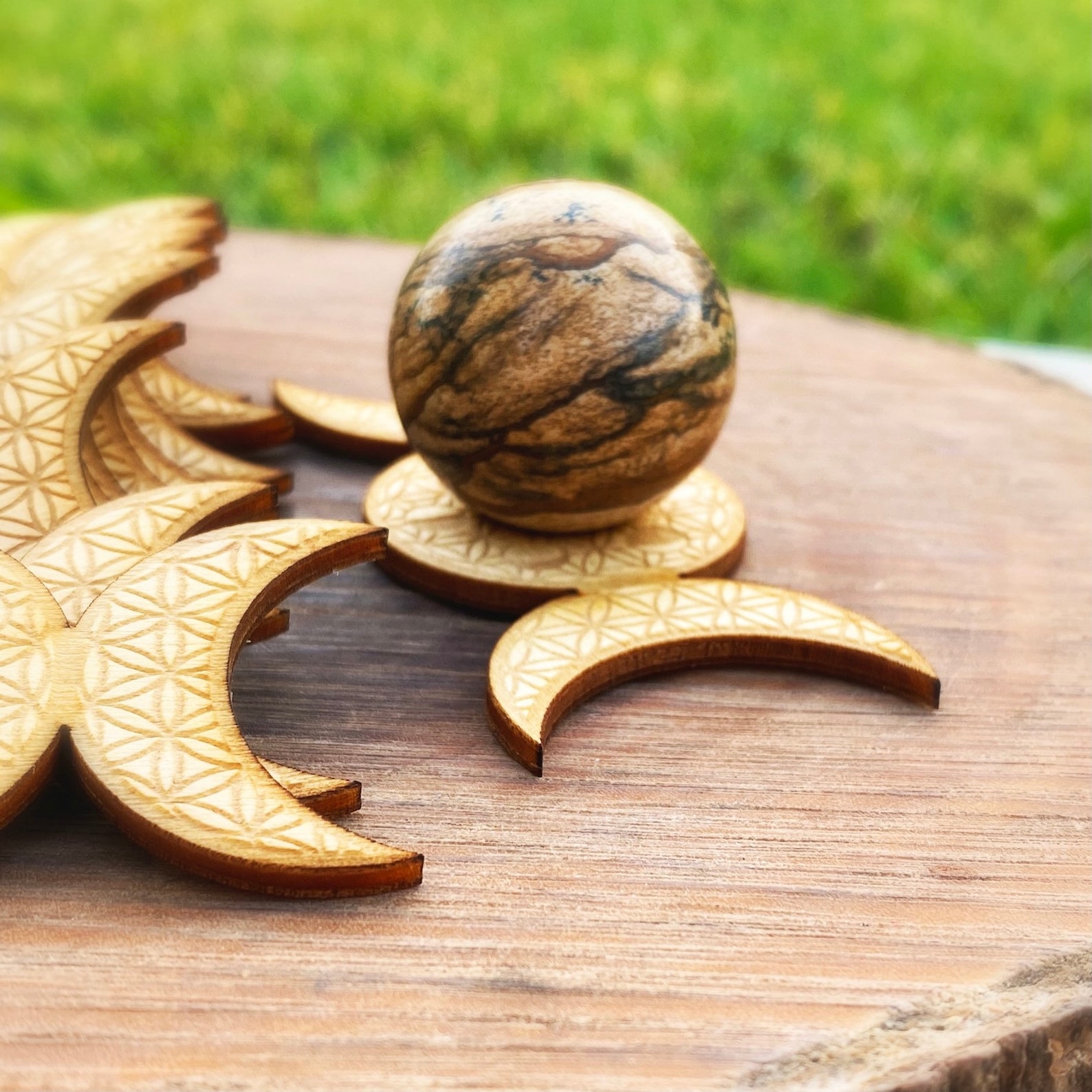 Wholesale bulk lot of 15 moon sphere holders display stands | Etsy