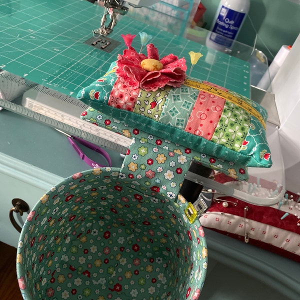 Thread Catcher With Detachable Pincushion, Sew in Style, Scrap Catcher ...
