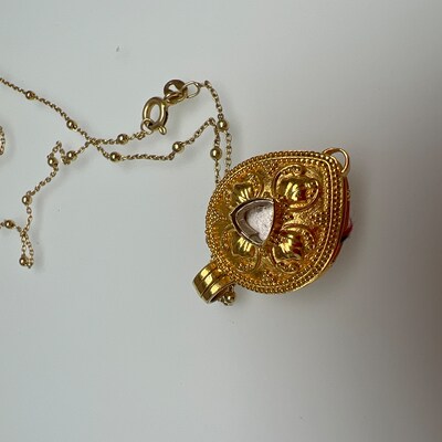 Keya Flower Perfume Bottle Necklace Tiny Spoon Aromatherapy Pendant ...