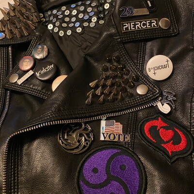 Submissive Vinyl Decal Car Decal With Dominant BDSM Symbol - Etsy