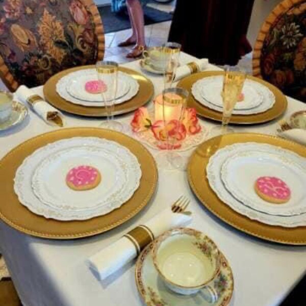 Elegant Vintage Dinner Plates or Salad Plates, Vibrant Colors Design ...