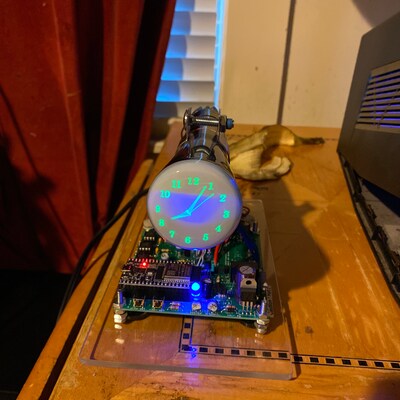 Oscilloscope or Scope Clock Made With 5 Cathode Ray Tube, century Style ...