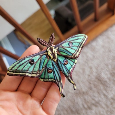 Iridescent Realistic Moth Embroidery Applique / High Quality Iron on ...