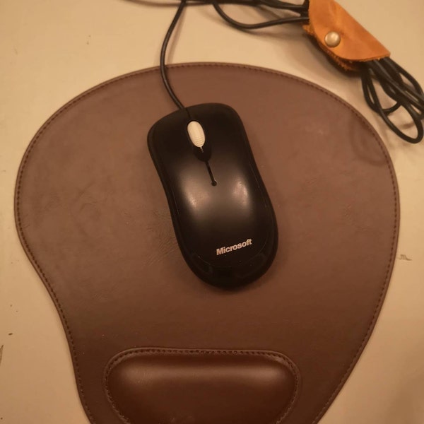 Leather Oval Mouse Pad With Wrist Rest, Personalized, Hand Crafted ...