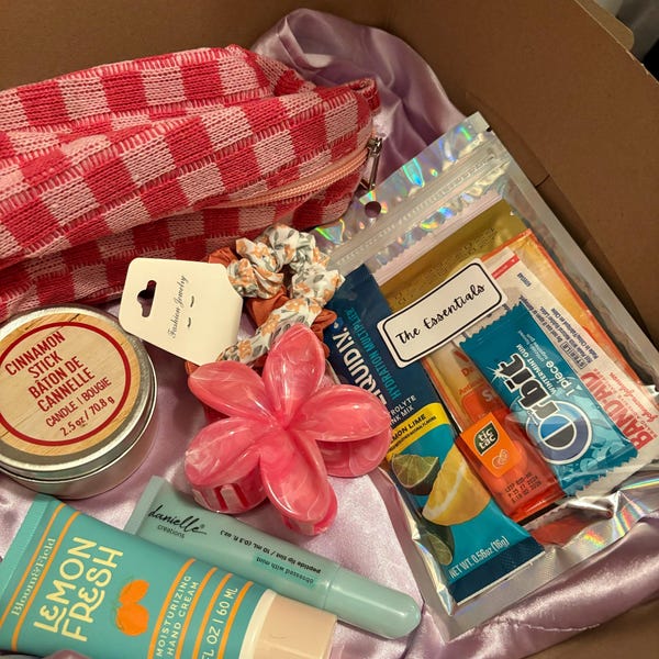 Bridesmaid Essentials Kit: Wedding Party Favor - Etsy