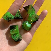 ELDRITCH POISON Dice Handmade Resin 7 Dice Set With Box for Call of ...