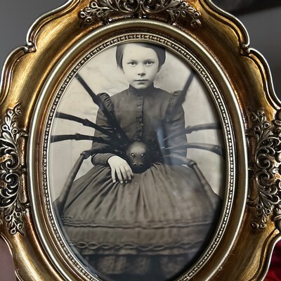 Faceless Levitating Apparition Photo, Victorian Spirit Photography ...