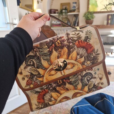 Gothic Skeleton Reading Satchel, Dark Academia Skeleton Library Floral ...