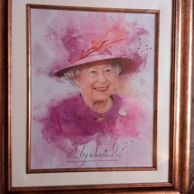 Queen Elizabeth II Framed Print Portrait,, British Queen Framed Print ...