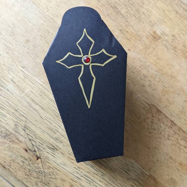 Coffin Boxes - Six (6) DIY Coffin Kits With Lids - Halloween Treat ...