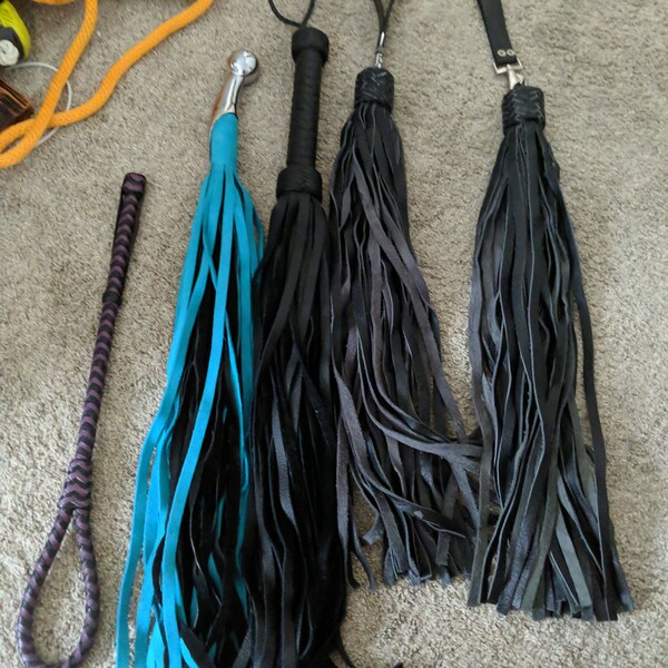 Gorgeous Black Leather SWIVEL FINGER Flogger - Cat of 9 Tails - Top ...