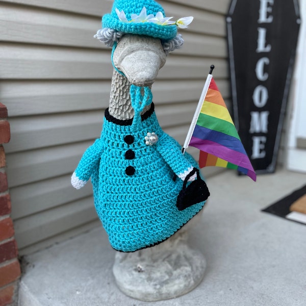 Queen Elizabeth England Goose Geese Outfit Crochet Lawn Geese Clothes ...