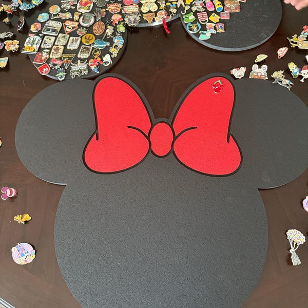 Minnie Mouse Cork Board With Engraved Detailing. Minnie Mouse Pin ...