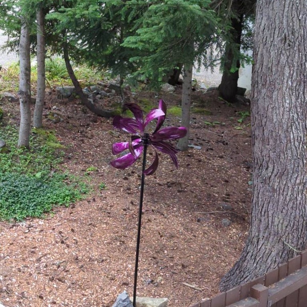 Mesa - Red Kinetic Art Wind Spinner - Etsy