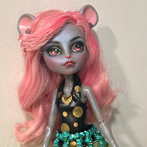 OOAK Custom Monster High Doll Repaint Clawdeen Wolf G3 Ever After ...