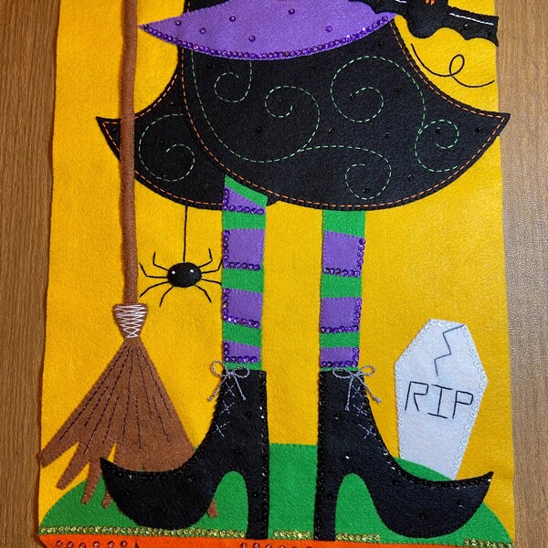 Halloween Witch Bucilla Felt Holiday Wall Hanging Kit 86693, Bat Spider ...