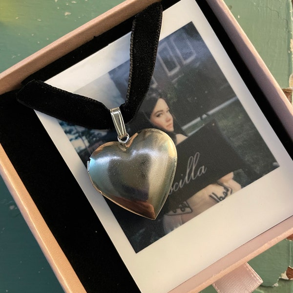 Priscilla Heart Locket Sticker - Etsy