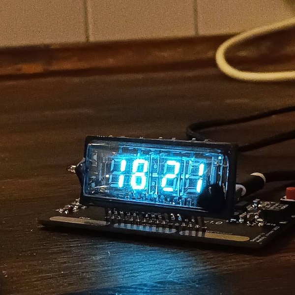 Vintage VFD Alarm Clock Wifi ESP32 Futaba 6-MT-181GK - Etsy