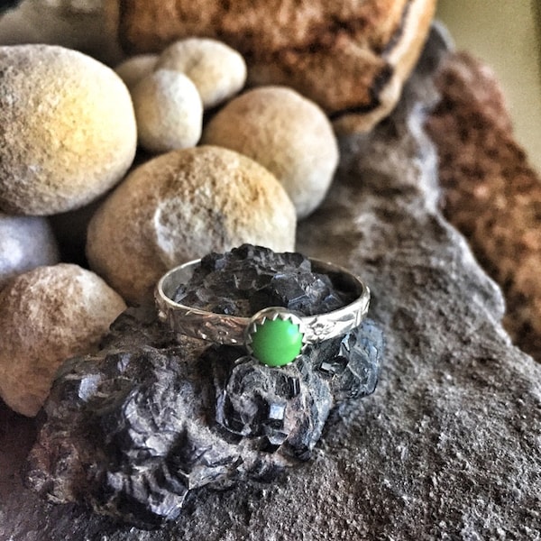 Green Gaspeite Ring - 5mm Stone, 3mm Band Sterling Silver From Eco ...