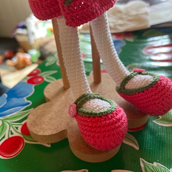 Wooden Stand for Amigurumi Dolls, Crochet Doll Stand, Wooden Display ...