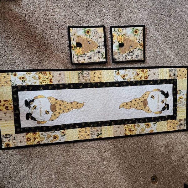 Beehive Applique Table Runner Pattern PDF Digital Download - Etsy