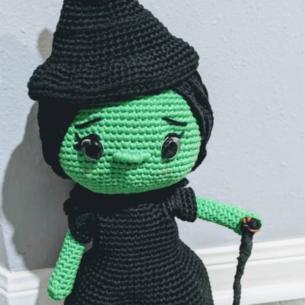 Elphaba Doll Amigurumi Crochet Pattern: Green Girl Fairy Tale Character ...