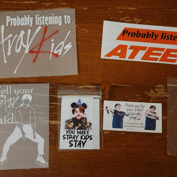 Listening to STRAY KIDS Decal (more Colors!) - Etsy