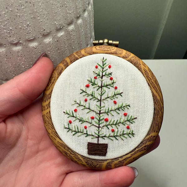 Modern Christmas Tree Embroidery Pattern PDF | Easy Hand Embroidery ...
