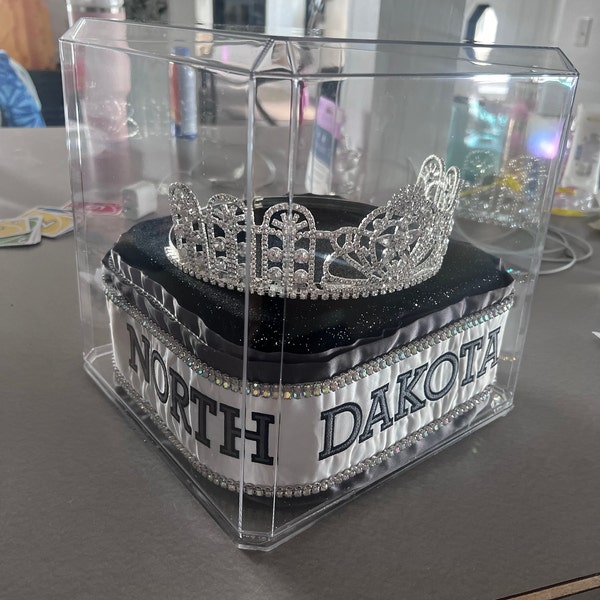 Crown or Tiara Carrying Case With Custom Velvet Cushion - Etsy