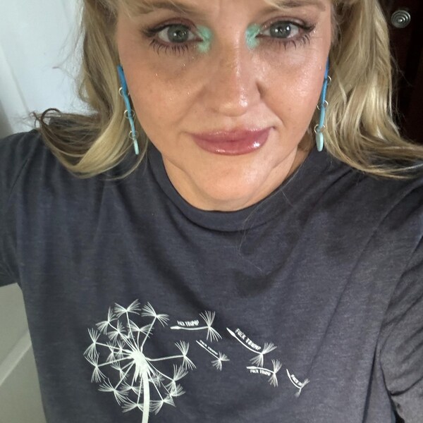 Winnie the Pooh With the Honey Pot T-shirt, Hunny Cartoon, Retro ...