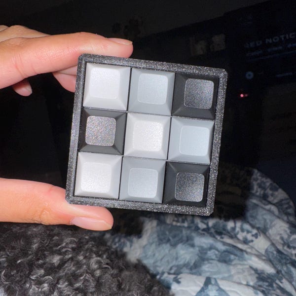 Mechanical Switch Clicky Fidget - 105+ Colors, 1 Key Mochi Keychain ...