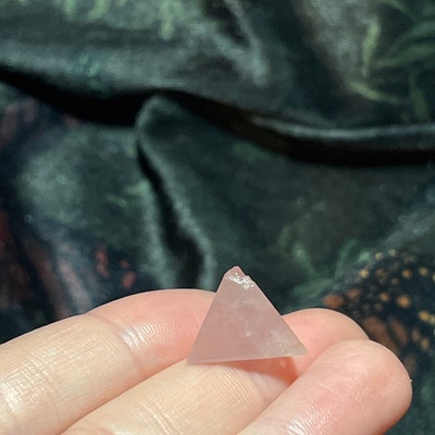 Amethyst Pyramid Shaped Stone, Ornamental Home Decor, Precious Healing ...