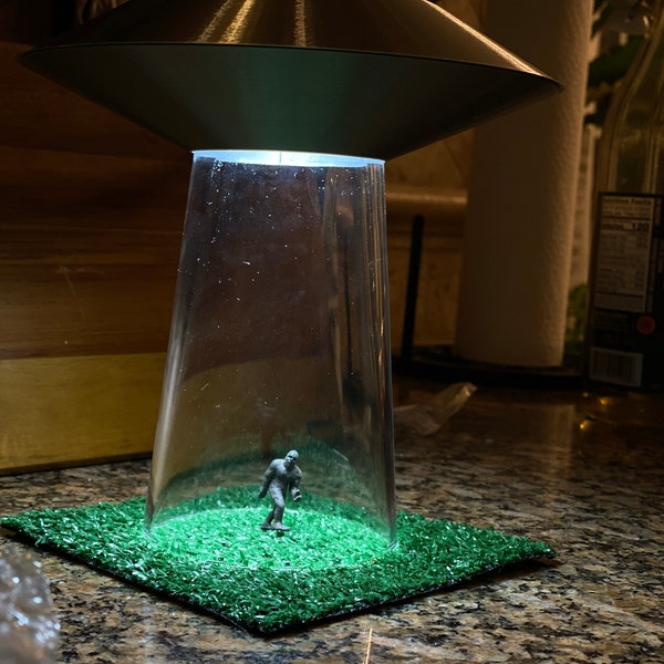 Ufo Alien Abduction Desk Lamp Sci Fi Silver Spaceship Outerspace Space ...