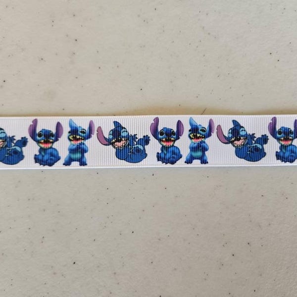 Disney Villains Fabric 100% Cotton Fabric Fat Quarters Tumbler Cuts ...