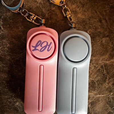 Safety Alarm Keychain for Women, Safety Keychain for Women Self Defense ...
