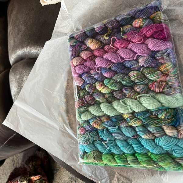 Toe Beans, Sock Club, 85/15 Superwash Merino/nylon Blend, 480 Meters ...