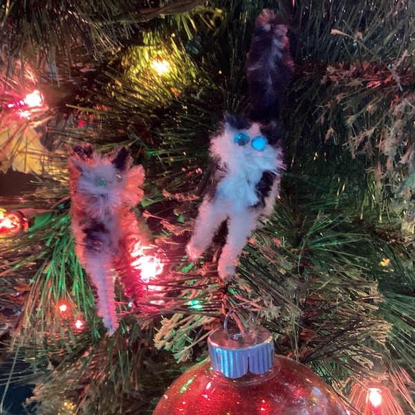 SURPRISE FUNNY FERAL! One Posable Chenille Stem, Pipe Cleaner Kitty Cat ...