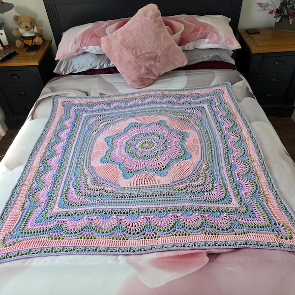 Glorious Garden Crochet Blanket Pattern: Vintage Vibe Photo Tutorial ...