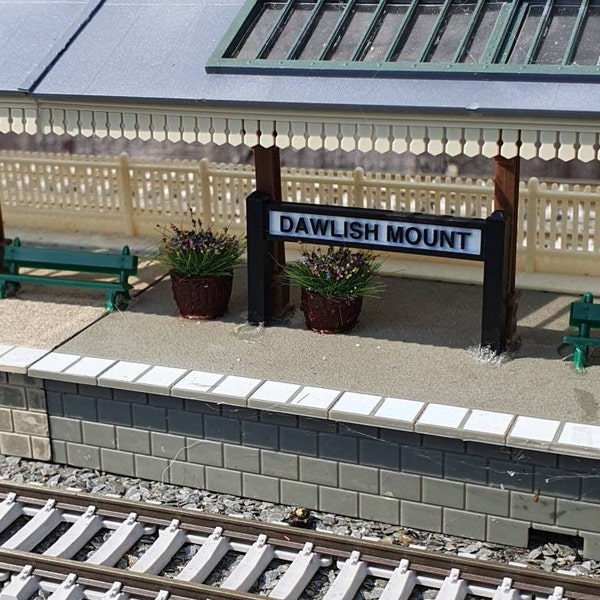 Model Railway Station Sign • Personalised OO Gauge Platform Signs • 1: ...
