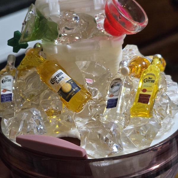 Alcohol Liquor in a Cooler With Ice Topper for 40oz or 20/30oz Stanley ...