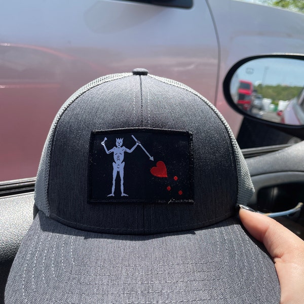 Flexfit Fitted Blackbeard Pirate Patch and Black Mini Flag in Back With ...
