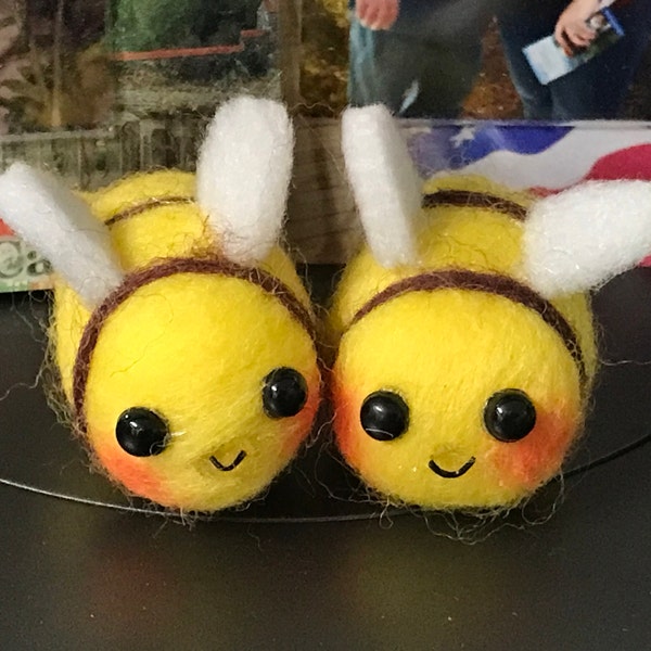 Kawaii Felted Bee - Bee Wool - Cute Bee - Miniature Bee - Smiley Bee ...