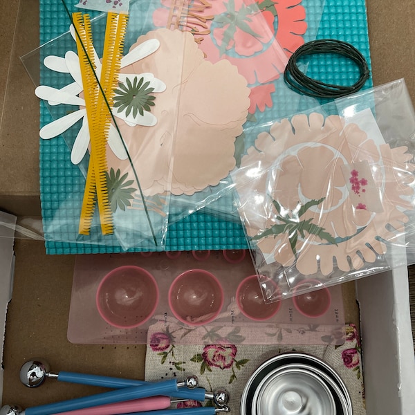 Deluxe Paper Flower Tool Kit With 3 Paper Flower Kits - Peony, Rose ...