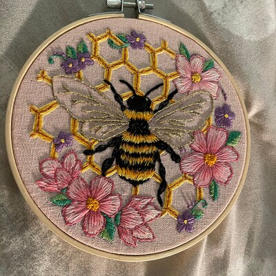 Hand Embroidery Pattern Queen Bee Digital Download PDF - Etsy