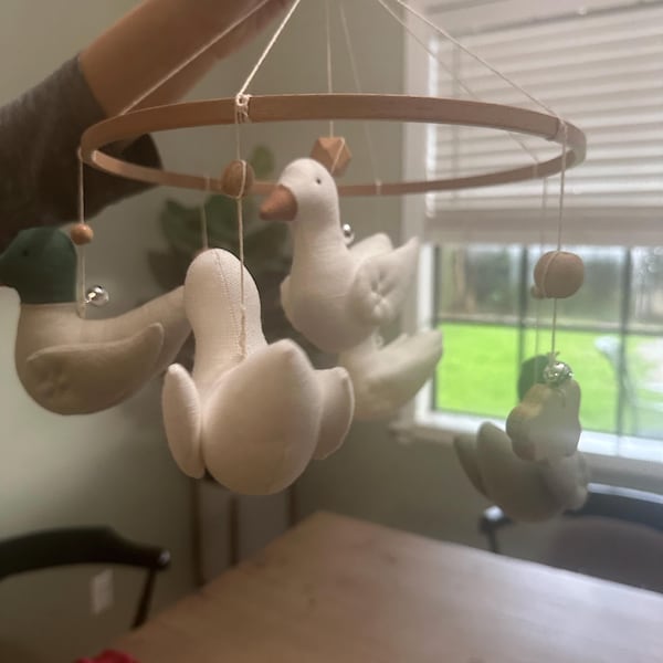 Wooden Mobile With Ducks for Newborn, Linen Toys, Green, Beige , White ...