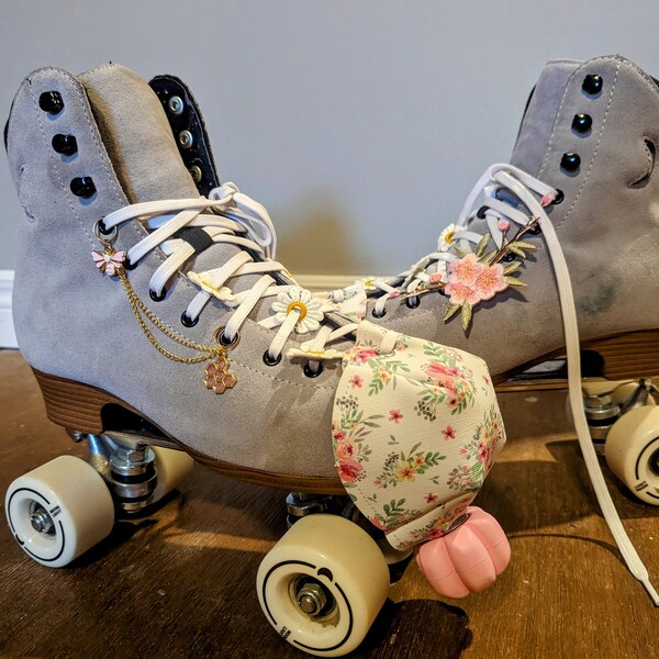Flowers Lace Chain Roller Skate Accessories Sold in Singles Eyelet Shoe ...